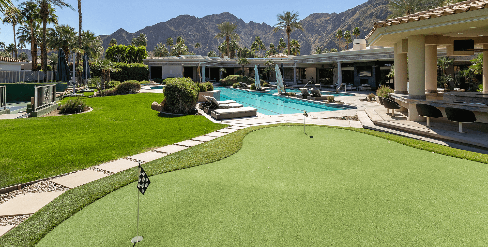 Unforgettable Golf Experience - Golf Simulator Poolside